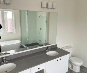 happy, Stouffville (uppdaterade priser för 2025)