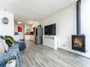 Modern holiday home by beach in Calahonda, Sitio de Calahonda (updated ...