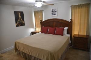 Perfecto Mundo 2, Orlando Area 4BR-2B-Outdoor Pool-Jacuzzi-Billiard ...