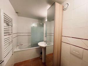 Charmant appartement mezzanine, proche pistes, parking, pour 6 pers ...