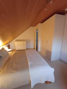 Ruhige Wohnung in Stadtnähe, Landsberg am Lech (updated prices 2025)