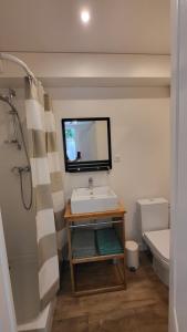 La GLYCINE, Disneyland Paris（La Celle-sous-Gouzon）：（最新料金：2025年）