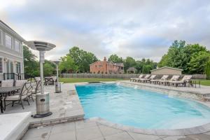 Luxury 4BR Magical Oasis Villa Mansion with Indoor Basketball Court and ...