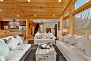 Morning Star Log Cabin at Big Bear Ultra-Modern Castle Glen Mountain ...