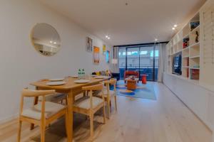 Azul Lane - Double Story APT - 3B2B & Free Parking, Melbourne ...