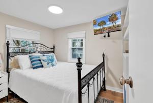 Under The Oak - Steps to Beach and Patio with Grill!, Myrtle Beach ...