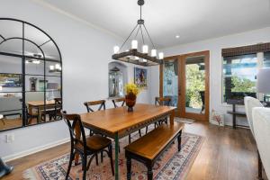 Waterfront Patio Dock Fire Pit & Ping Pong Family, New Braunfels ...