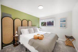 Brand New 2BR Condo in Queen Anne Walk to Space Needle, Seattle ...