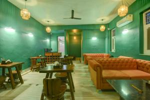 PLAY HOTEL ELYSIUM couple friendly, Джайпур (актуальные цены 2026 года)