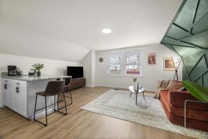 Squirrel Hill Modern Haven 1BR with Private Parking, 피츠버그 (2026년 최신 요금)