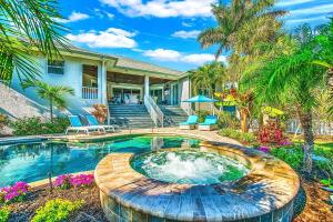 Bikini's & Martini's Waterfront Canal: 1 Block to Beach! Dock! On Canal ...