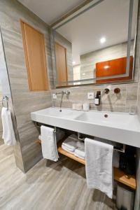 Wellness Suite mit Whirlpool, IF Sauna & wunderschöner Aussicht ...