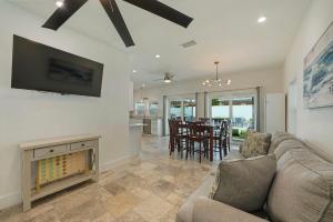 A Wave From It All - Beach Cottage with Private Pool & Outdoor Area ...