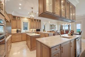 Bella Luna - Huge Beach Front Home with Ocean Views & Direct Beach ...