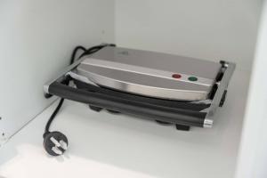 Urban One-Bedroom Near UNSW, Hospitals, Light Rail, Parking, Sydney ...