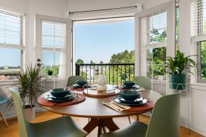 Chic King Bedroom B - Huge Patio - 95 Walk Score!, Seattle (opdaterede ...