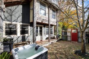 Buttercup Oasis Rustic Cabin Hot Tub and Firepit, Leura (harga terbaru ...