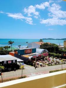 code 162 - Apartment Praia de Bombas - sea view، بومبينهاس (أسعار محدثة ...