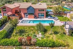 Villa Fire by Villa Plus, Ligia (precios actualizados 2026)