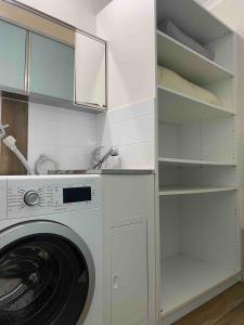 Modern spacious apartment, Airconditioned, WIFI & coffee machine ...