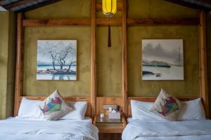 Alley's Ears Turned Red، فنغهوانغ (أسعار محدثة لعام 2026)