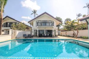 Beachfront! 4 Bedrooms - Malee Beach Villa E6, Phra Ae beach (precios ...