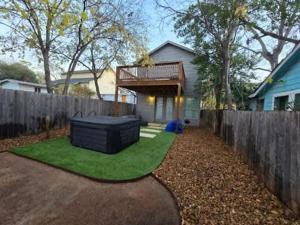 Hot Tub Deck BBQ Grill Patio Dog Friendly, Austin (updated prices 2026)