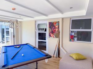 5BR Pool Fast Wi-Fi Walk To The Beach Pool Table, Cape Town की (2026 के ...