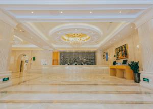 Vienna International Hotel Shenzhen Universiade Center Tianan Digital ...