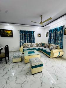 Hot water pool farm with bonfire, Нойда (оновлені ціни на 2026 рік)