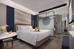 Huanman Hotel Xianning Hot Spring Center Huatan Branch, Wenquanzhen ...