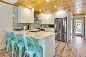 Tides n Turtles Waterfront Gem in Holmes Beach!, Anna Maria Island ...