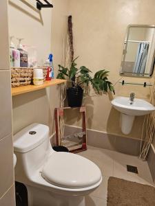 Rustic Condo Cabin Inspired in Iloilo City, Iloilo City (uppfærð verð ...