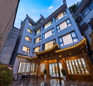 Ink-Colored Homestay Rainbow Bridge Branch, Fenghuang Ancient Town ...