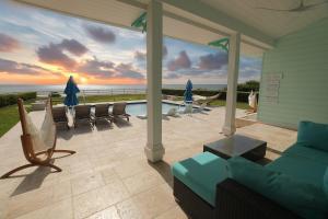 Oceanfront Resort-Style Oasis -Private Pool & Car, Grand Turk (tarifs ...