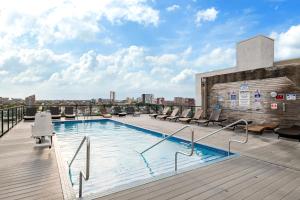 Chic High Rise Apt Lux Loft with Pool,Deck & Gym, Philadelphia (prezzi ...