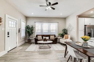 Sunshine Haven-In Bates Hendricks Near Downtown Family Friendly ...