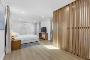 One Block to Beach 4BR Game Room and Parking, San Diego (tarifs ...