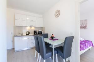 Modernes Apartment nur 430 Meter zum Sandstrand im beliebten Viertel ...