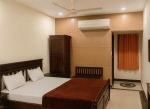 Hotel Sudarshan By Nath Bliss - Near Shrinathji Temple Just 2 Mins Walk ...