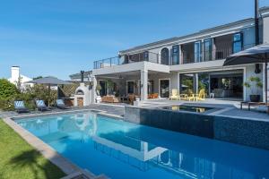 Luxury 5 bedroom villa in Upper Constantia, 케이프타운 (2026년 최신 요금)