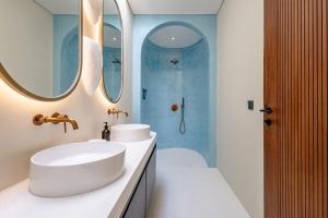 Luxury 3 bed beachside villa with cold plunge pool, rooftop & designer ...