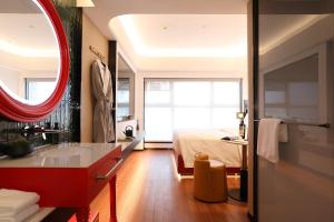 喜小事 高空美景设计师酒店昆明斗南花市店, Paomashan Zhan (harga terbaru 2026)