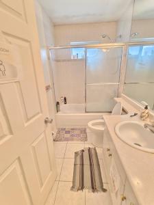 Vancouver Private Rooms - Free Parking, Fast Wi-Fi, Easy Transit - 15 ...