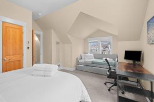 Family Oasis - Hot Tub, Pool Table, Dog Friendly, Lincoln City (vuoden ...