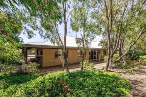 Waterlily Retreat - Bushland Serenity near the Beach, Dunsborough ...