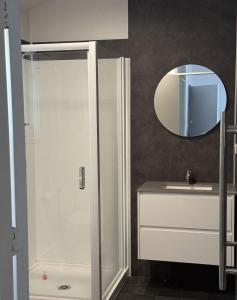 Unwind, relax stroll on the beach treat yourself, Velingtonas ...