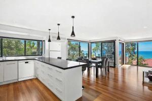 Bright Ocean View House 3B5B double garage, Lorne (preços atualizados 2026)
