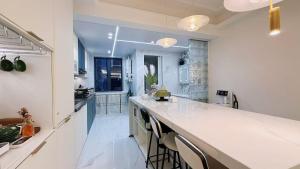 Good morning! High-rise river view near Dayong Ancient City ...