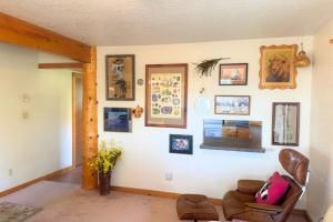 Elegant Lofted Home in Kanab - On Site Hiking & Red Rock Views from ...